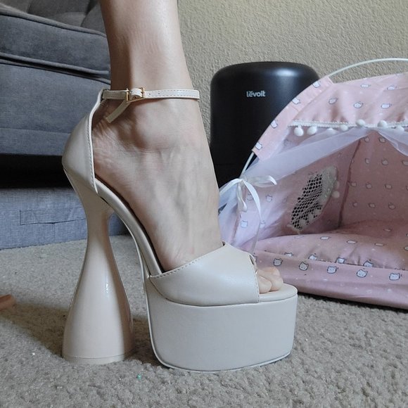 Shoes | Peep Toe Statement Platforms Nwob | Poshmark